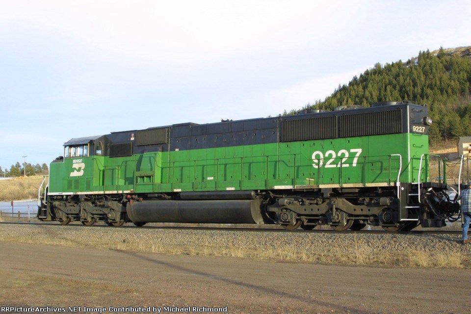 BNSF 9227